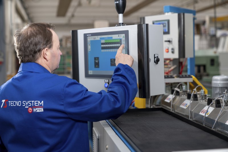 Extrusion Lines for Thermoplastic Materials | Custom Technical Profiles - Tecno System