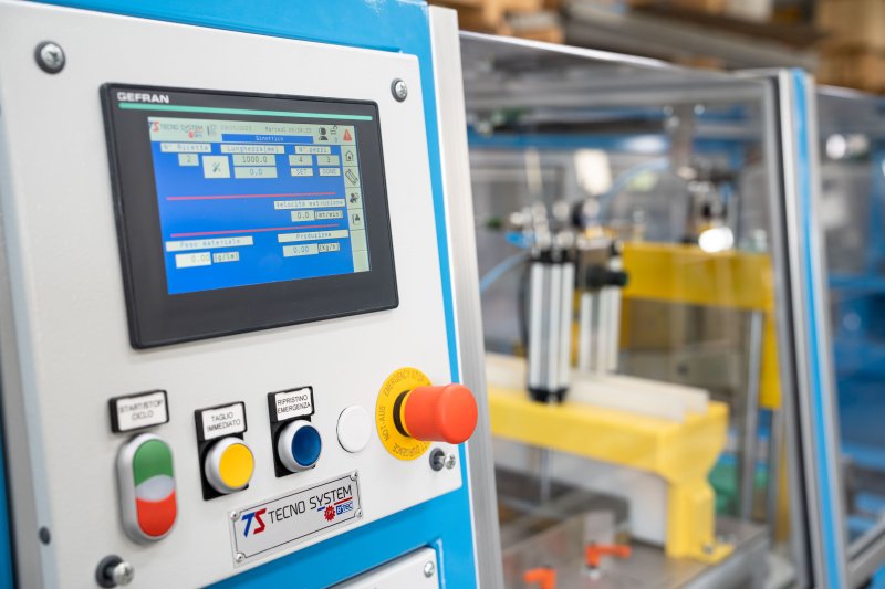 Extrusion Lines for Thermoplastic Materials | Custom Technical Profiles - Tecno System